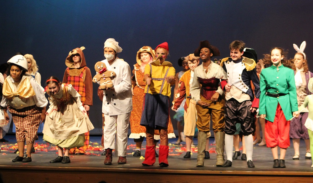 “Shrek the Musical”: A musical comedy profuse with fantasy and wisdom ...