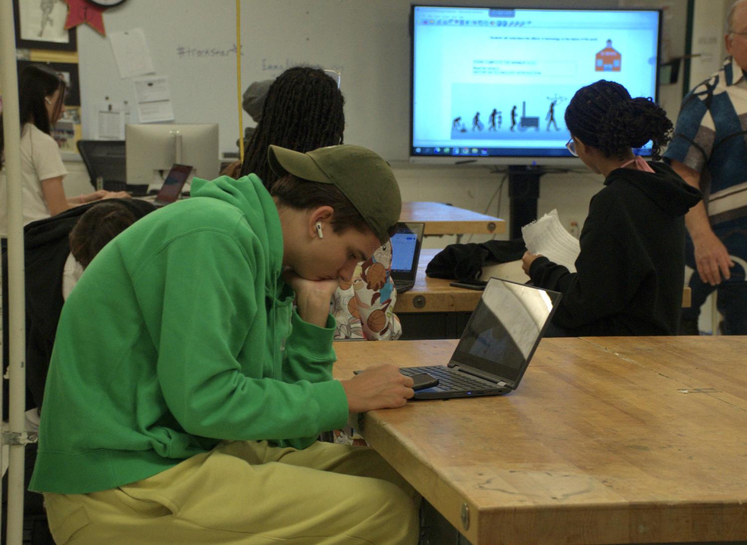 Should students be required to complete a Tech credit? – The Pitch